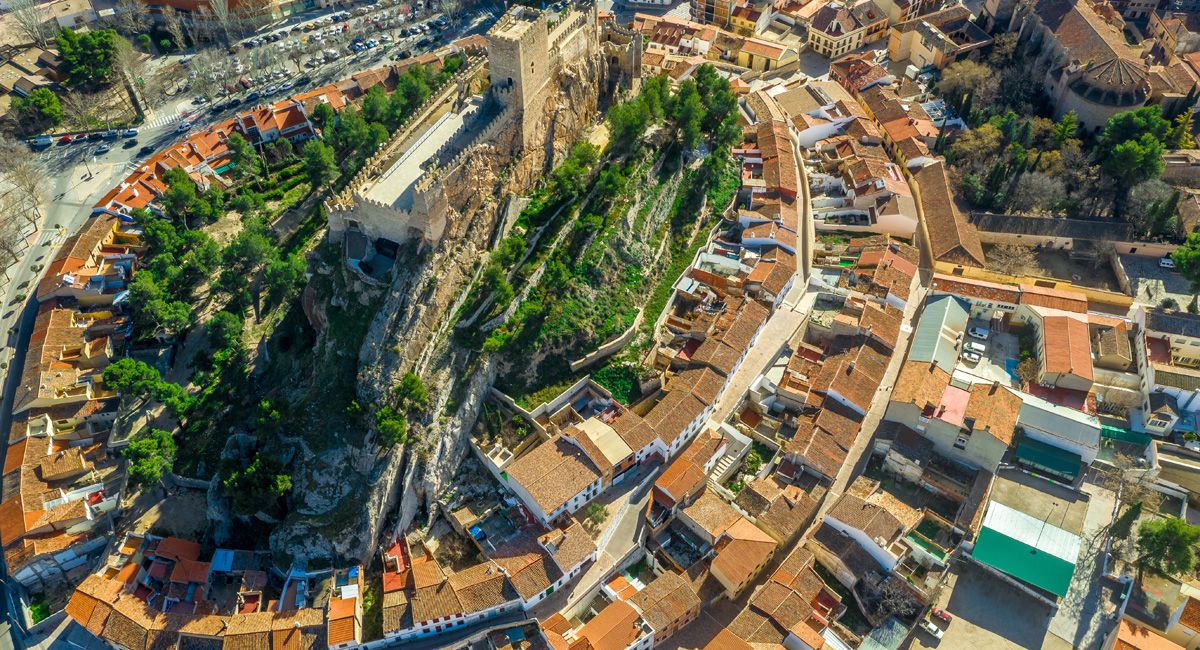 Tour operadores visitan el patrimonio del Corredor de Almansa