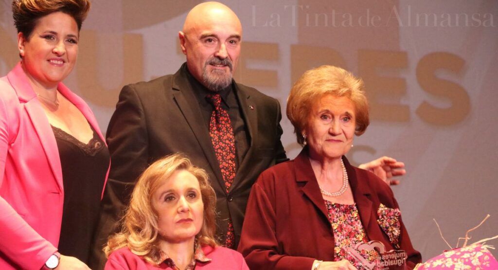 Ana Muñoz Ruano, la historia de una mujer de acero que sostiene a los ...